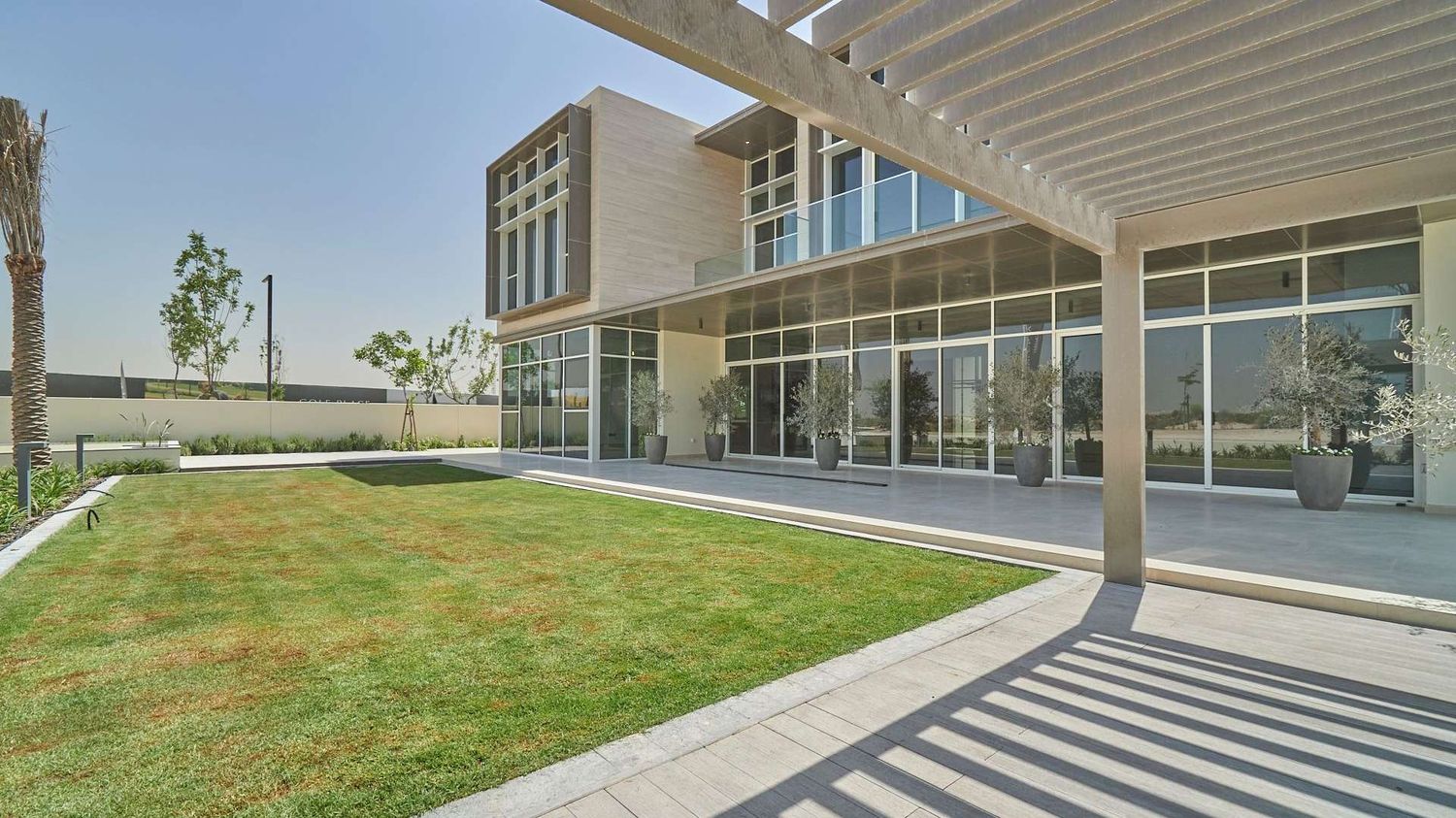 Golf Place: lifestyle, property, infrastructure & attractions ...